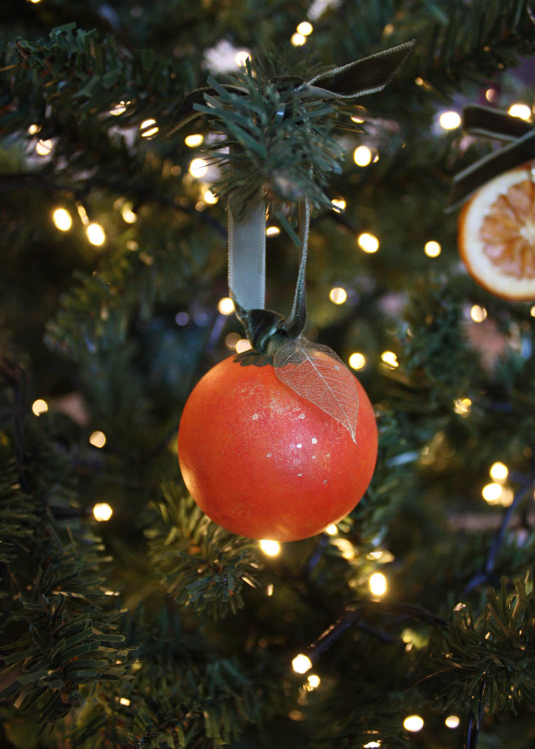 Cocolulu hand painted Clementine ceramic bauble
